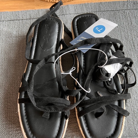 Universal Thread | Shoes | Universal Thread Platform Sandals | Poshmark